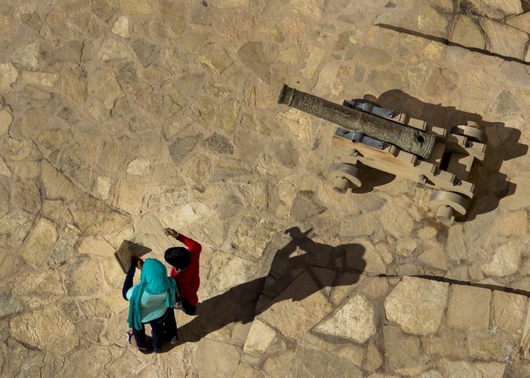 10 Street Photography Project Ideas To Get You Going | Contrastly